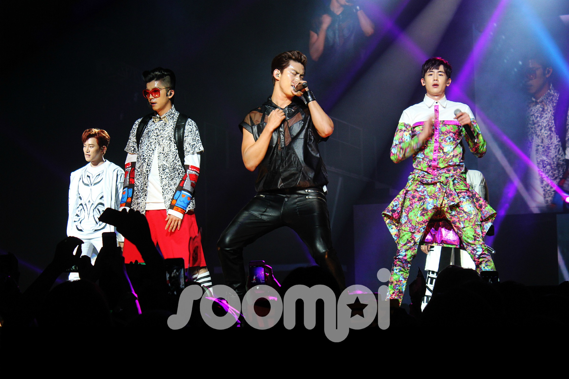 Recap: 2PM Makes Fans "Go Crazy" In New Jersey Stop of Concert World ...