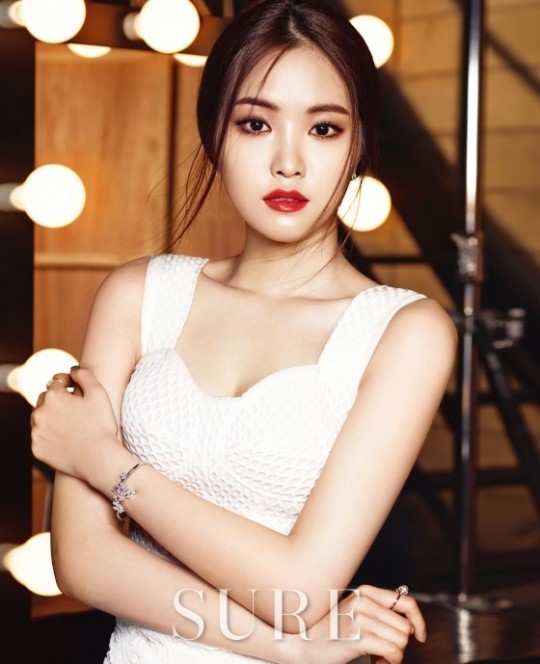 Son Na Eun Gets Sexy For Pictorial And Reveals Secrets To Her Flawless
